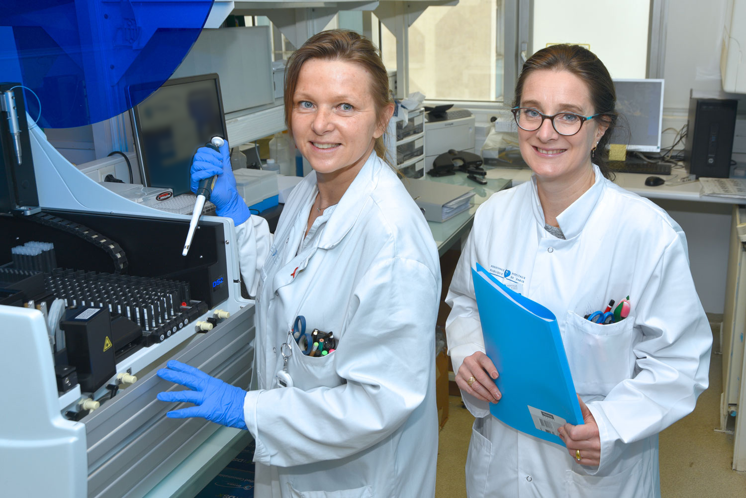 photo tech labo binome | Hôpitaux Universitaires Pitié Salpêtrière